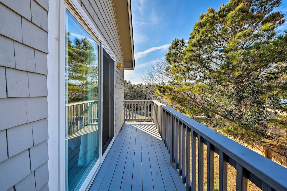 Bright Southern Shores Family Home < 1 Mi To Beach - Southern Shores, NC