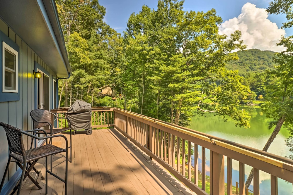 Lake Santeetlah Escape W/ Kayaks, Boat Slip & More - Robbinsville, NC