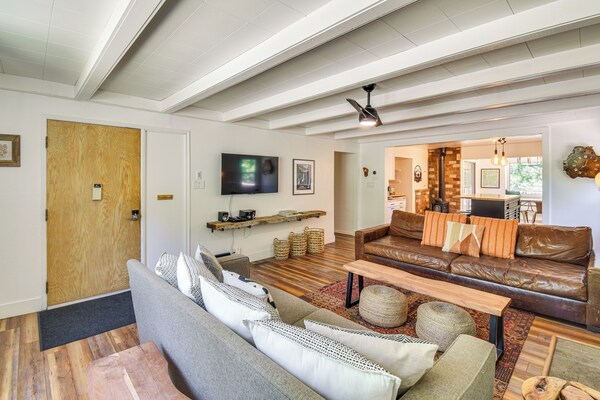 Cozy Retreat W/ Deck ~ 2 Mi To Pinecrest Lake! - Pinecrest, CA