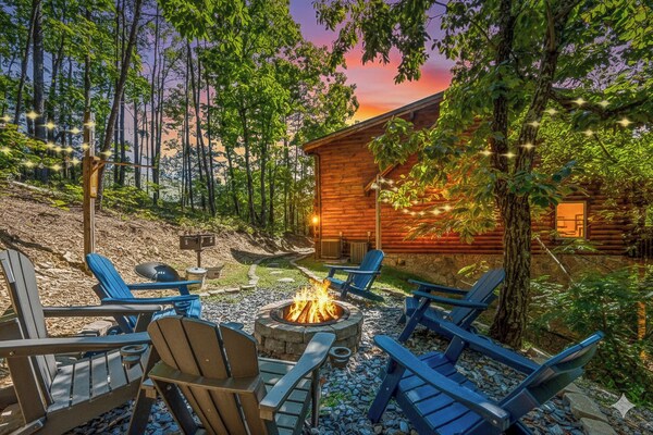 Sevierville Cabin W/ Deck: Minutes To Pigeon Forge - Pigeon Forge, TN