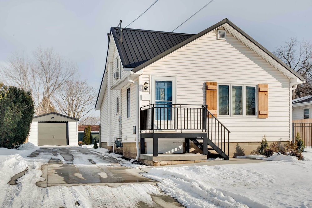 Charming Iowa Abode Near Knoxville Raceway! - Elk Rock State Park, Knoxville