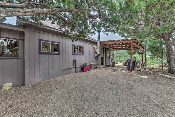 Cozy High Rolls Cottage Near Hiking Trails! - New Mexico