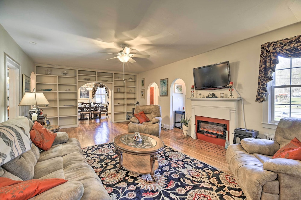 'Homeplace' W/ Yard - 10 Mi To Jenny Wiley! - Jenny Wiley State Resort Park, Prestonsburg