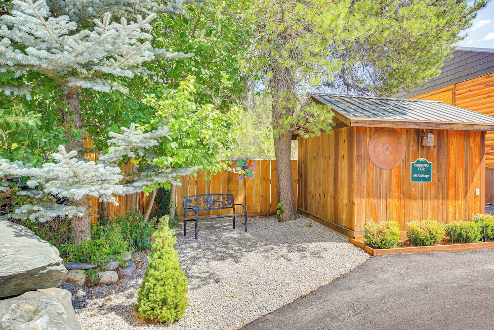 Homey Pet-friendly Libby Cottage W/ Yard By Creek! - Libby, MT