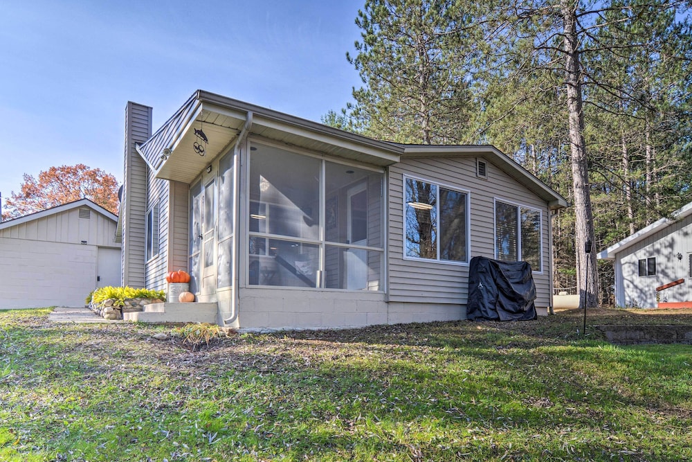 Riverfront Grayling Retreat W/ Fire Pit & Dock! - Grayling, MI