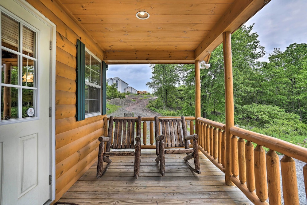 Porch, Fire Pit + Valley Views: Blakely Cabin! - Scranton, PA