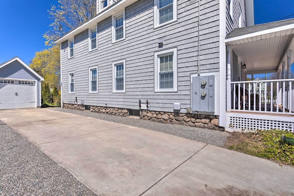 Mystic Refuge W/ Patio < 1 Mi To Downtown! - Mystic, CT