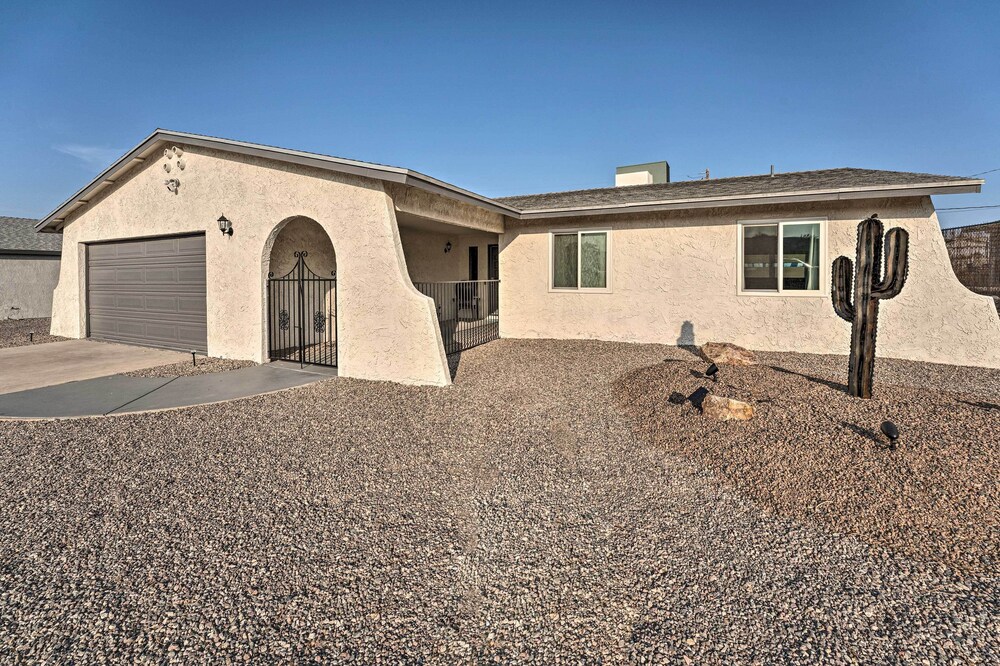 3 Mi To Water: Lake Havasu Gem W/ Fire Pit & Grill - Havasu Lake, CA