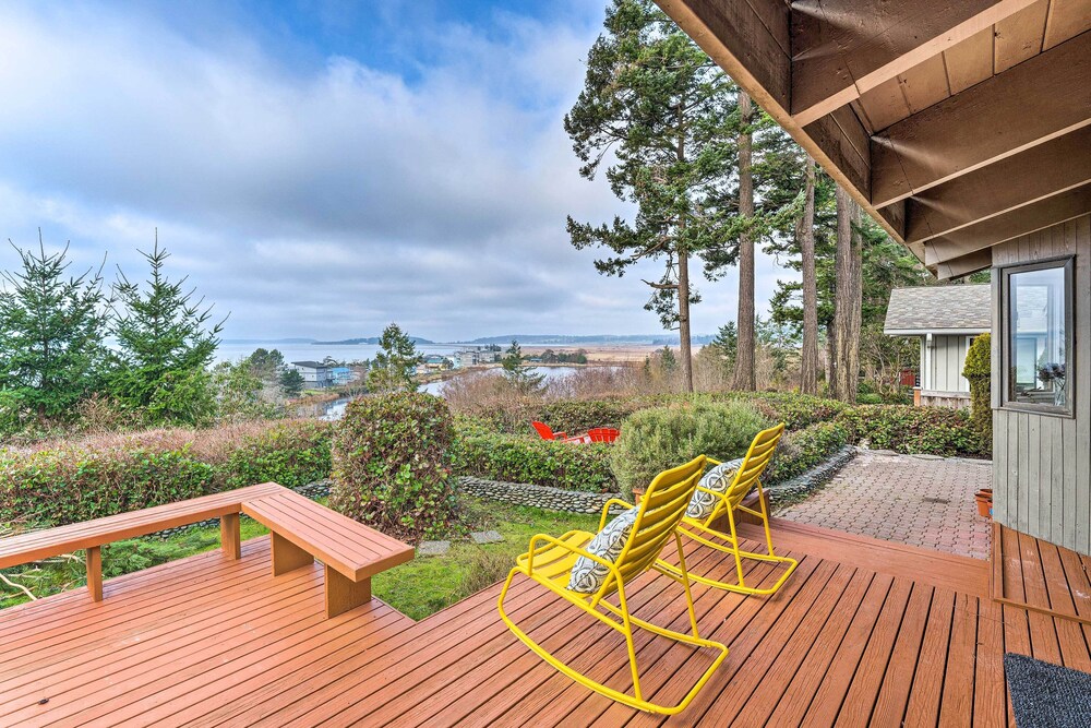 Lovely Coupeville Home W/ Puget Sound Views! - Coupeville, WA