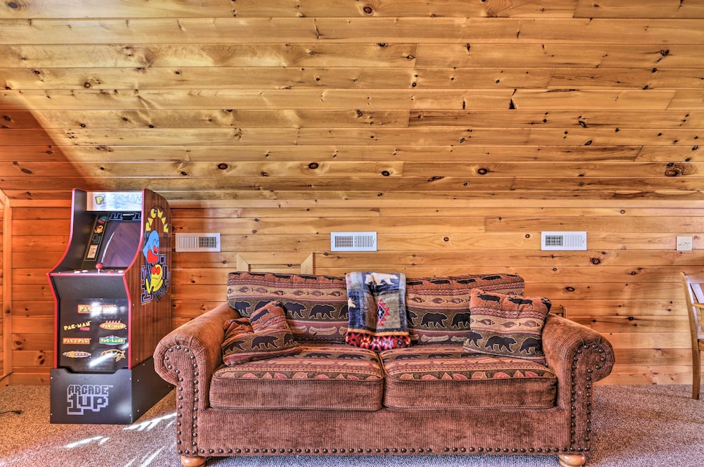 Douglas Lake Cabin W/ Boat Ramp & Water Access! - Dandridge, TN