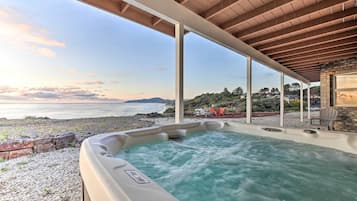 Casa (Multiple Bedrooms) | Parte interna