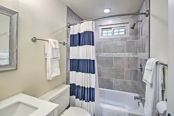 Near Nat'l Park: Hollywood Park Hot Springs Home - Hot Springs, AR