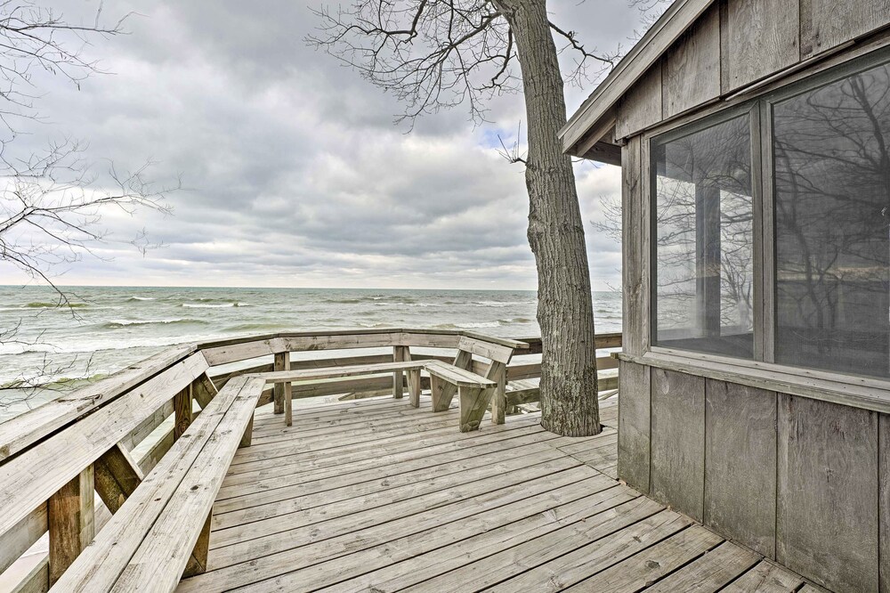 Lake Michigan Waterfront Home: 1 Mile To Downtown! - Saugatuck, MI