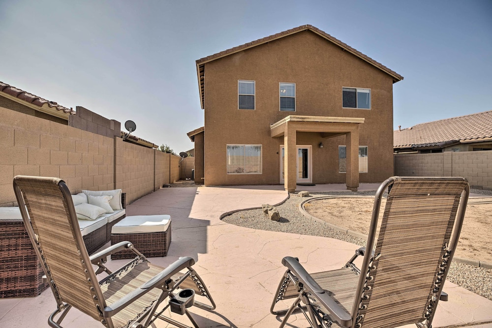 Maricopa Home W/ Outdoor Seating, 2 Mi To Golf! - Maricopa, AZ