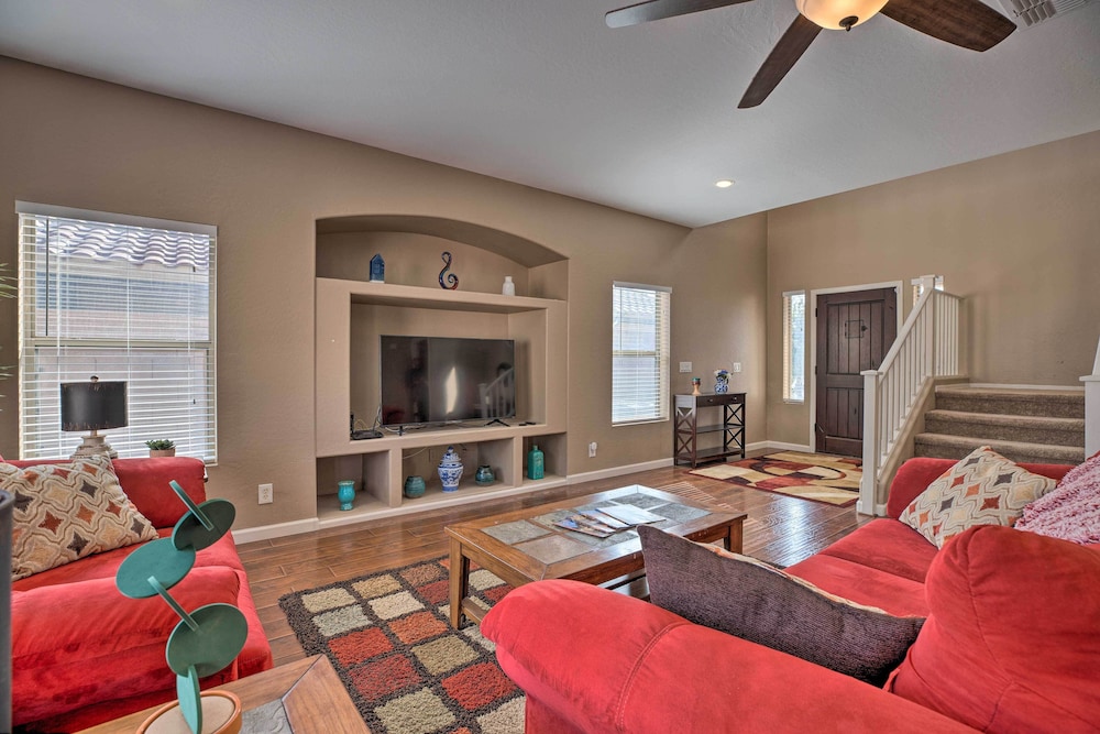 Maricopa Home W/ Outdoor Seating, 2 Mi To Golf! - Maricopa, AZ