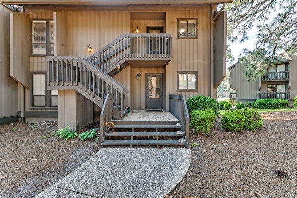 Lakeview Condo W/ Resort Pool: 2 Miles To Golf! - North Carolina