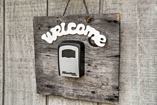 Walk To Beach! Bolton Landing Cottage W/ Deck - State of New York