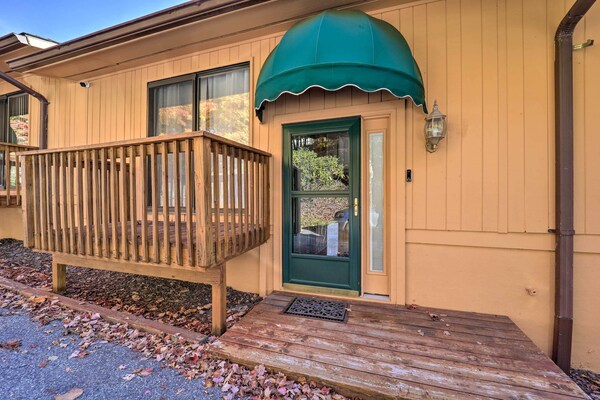 < 1 Mi To Beech Mtn Ski! Condo W/ Hot Tub Access - Watauga Lake, TN