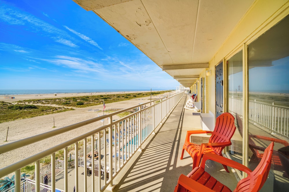 Sun-soaked Wildwood Getaway, 6 Mi To Cape May! - Wildwood Crest, NJ