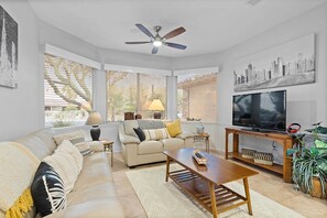 Casa (2 Bedrooms) | Interior