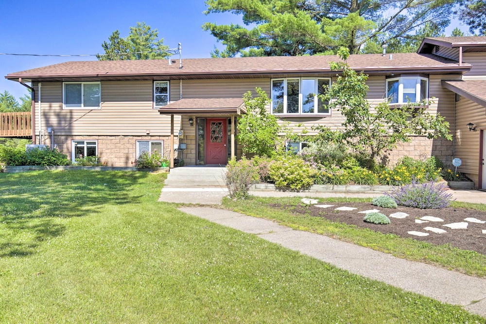 Simple Cranberry & Wine Farm Home W/ Fire Pit! - Minocqua, wI