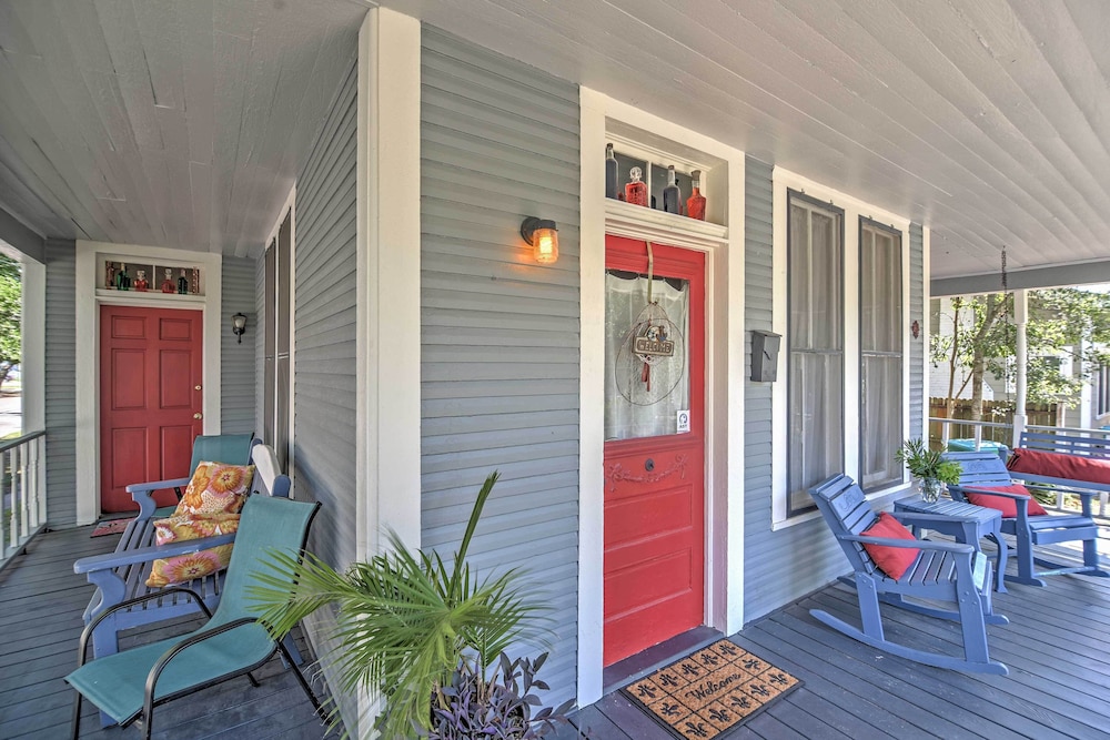 Charming Gulfport Getaway Only 3 Blocks To Beach! - Gulfport, MS