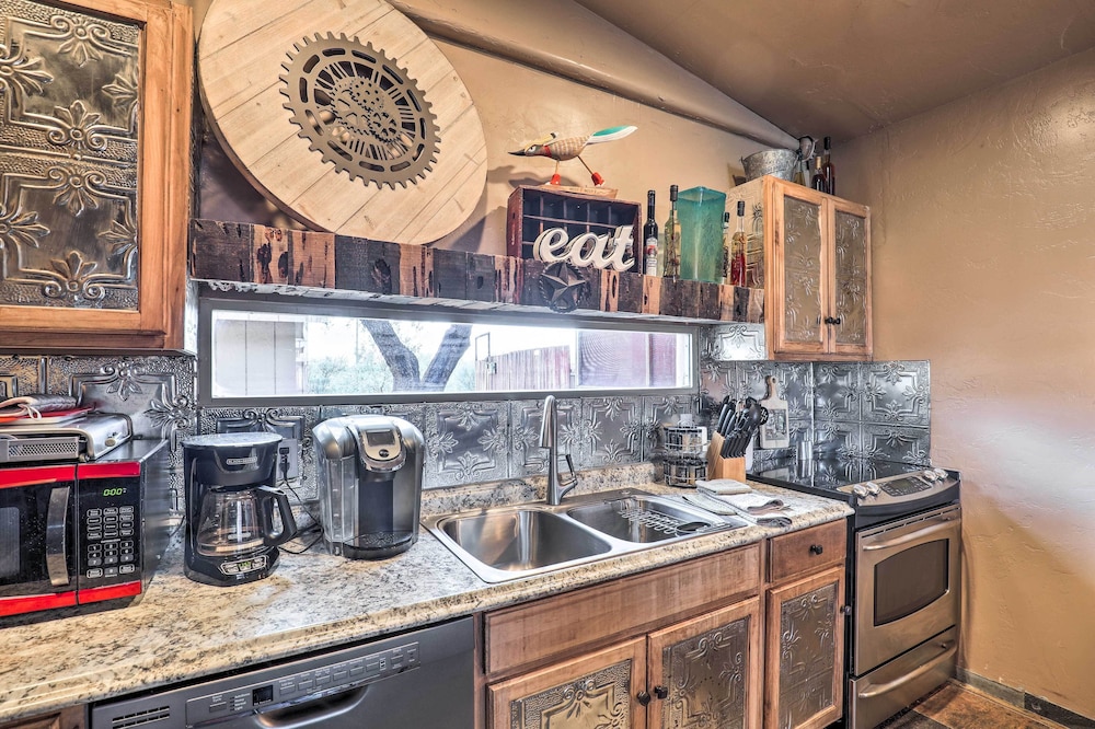 Near Trails: Tucson Getaway W/ Private Courtyard - Tucson, AZ