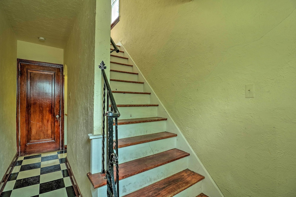 Cozy Duplex: Half Mi To Magic Bag & Woodward Ave! - Ferndale, MI