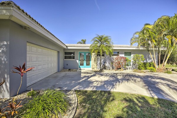 Canalfront Cape Coral Home With Dock & Bbq! - Sanibel Island, FL