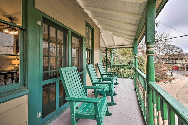 Cozy Eureka Springs Cottage, Walk To Dtwn! - Eureka Springs, AR