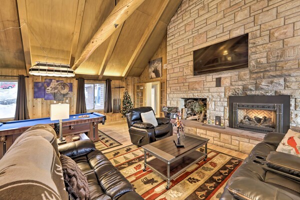 Centennial Cabin W/ Hot Tub, Sauna & Pool Table! - Wyoming