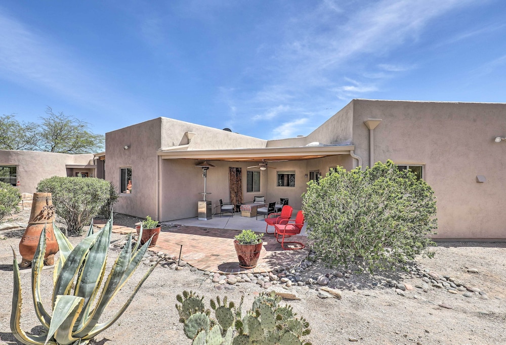 Tucson Home W/ Patio - Near Outdoor Adventure - Tucson, AZ