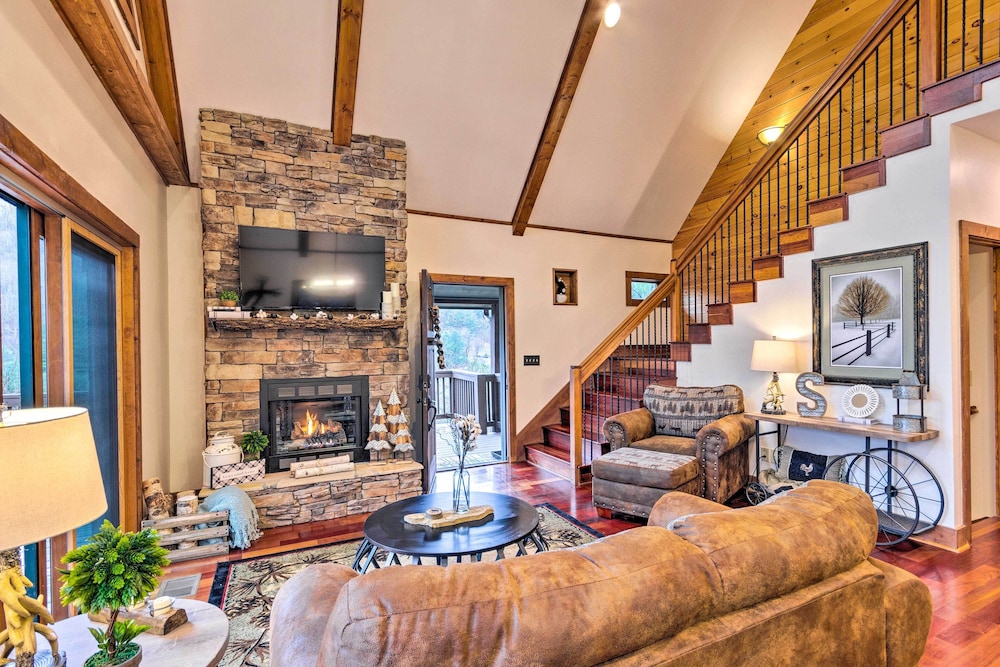 Mountain Cabin W/ Fire Pit, Walk To Golf & Fishing - Blowing Rock, NC