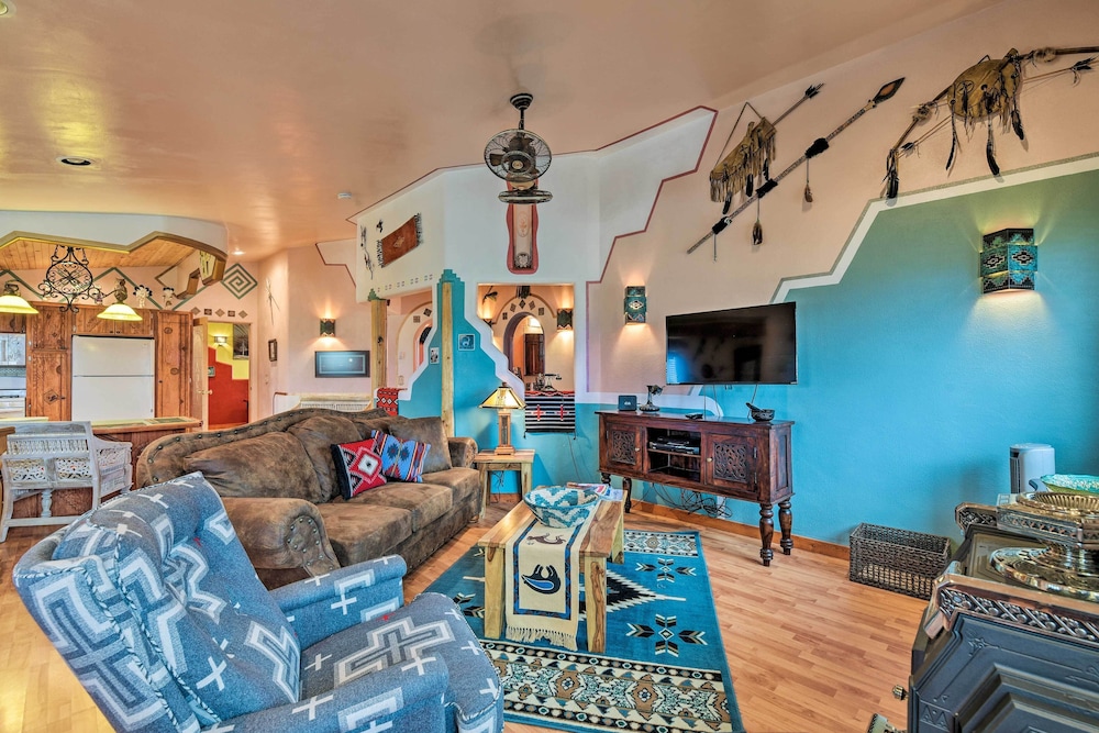 Private Retreat 17 Mi To Taos Ski Valley! - Taos, NM