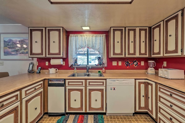 Walk To Rim View Trail: Page Home W/ Deck & Yard - Lake Powell