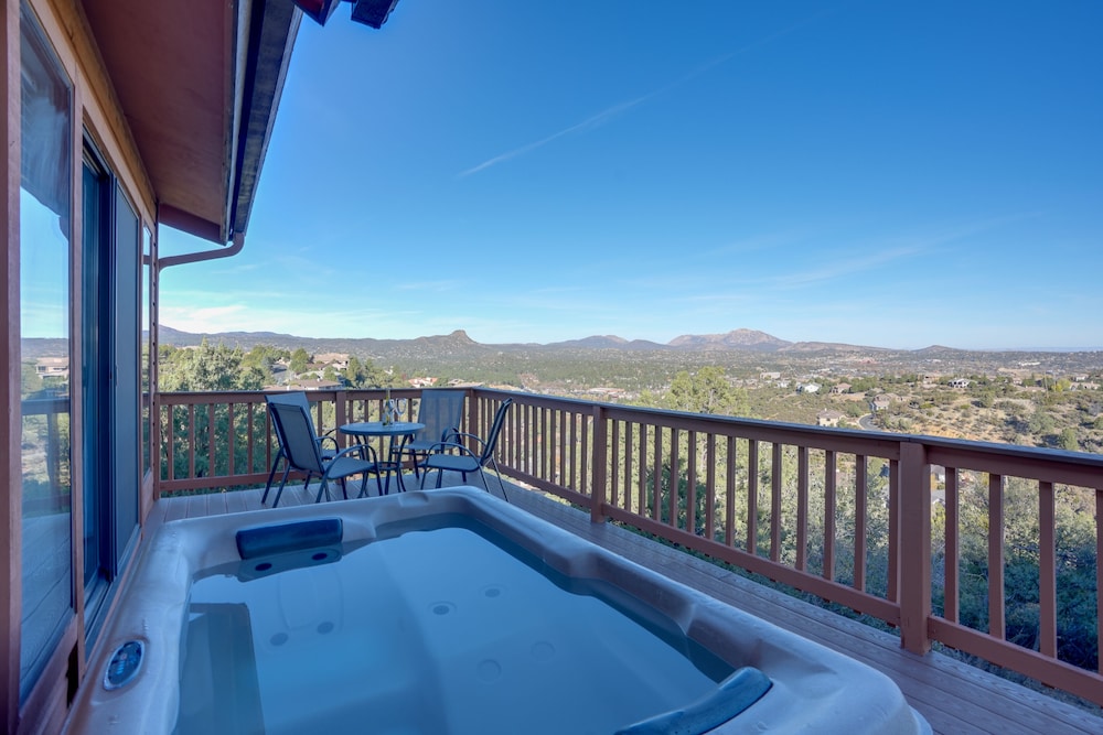 Hot Tub, Mountain Views: Scenic Prescott Home - Prescott, AZ