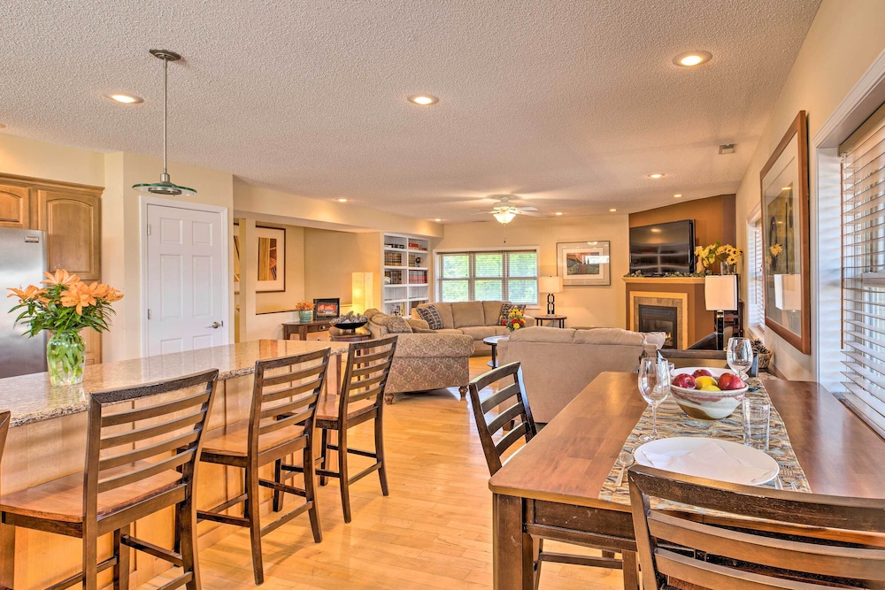 Downtown Yankton Apartment W/ Patio & River View! - Yankton, SD