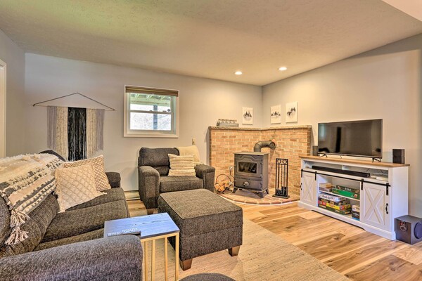 Hot Tub, Fire Pit & Resort Perks: Tobyhanna Home! - Mount Pocono, PA