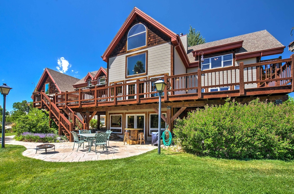 Stunning Silesia Home, Horse Boarding + River View - Joliet, MT