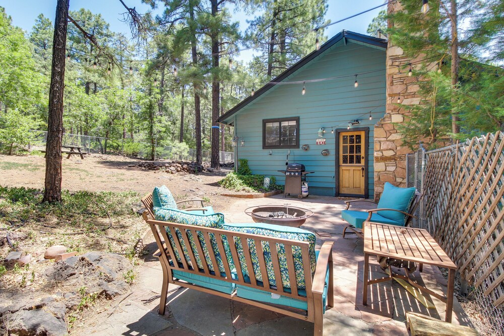 Bright Lakeside Home W/ Deck: 2 Mi To Rainbow Lake - Pinetop-Lakeside, AZ