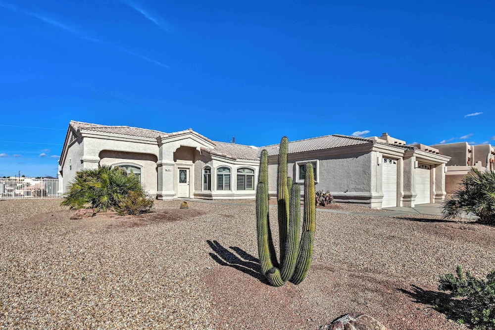 Cozy Lake Havasu House W/ Views - 1 Mi To Water! - Arizona