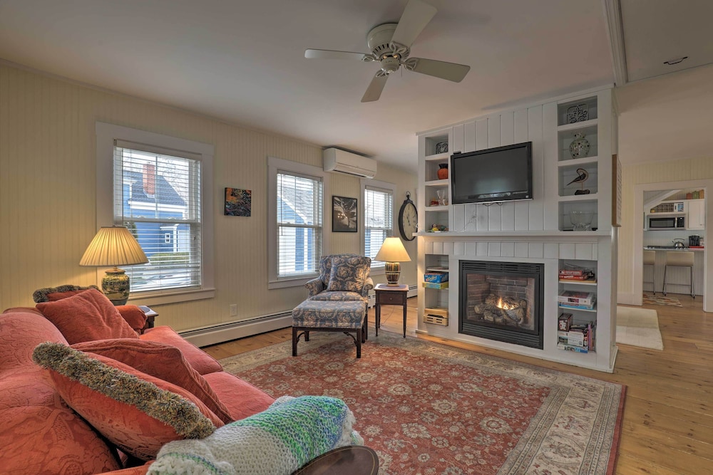Kennebunk Cottage W/ Yard < 1 Mi To Beach! - Kennebunk, ME