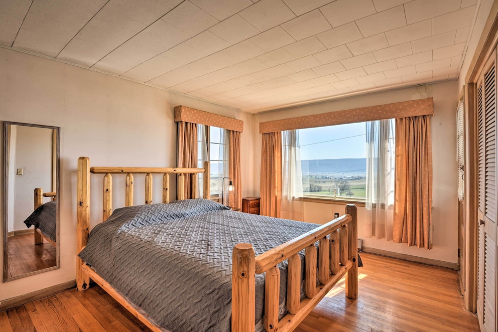 Cozy Home W/ Private Patio & Views, Hiking On-site - Huntingdon County