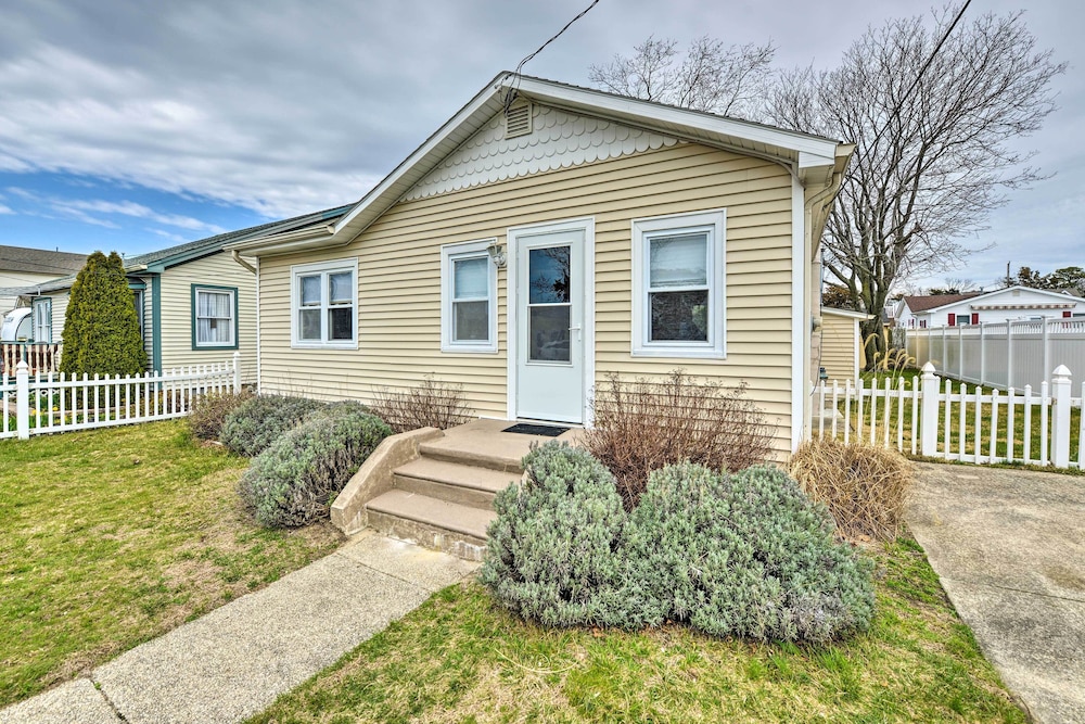 Cozy Villas Cottage W/ Deck, 1/2 Block To Beach! - Cape May, NJ
