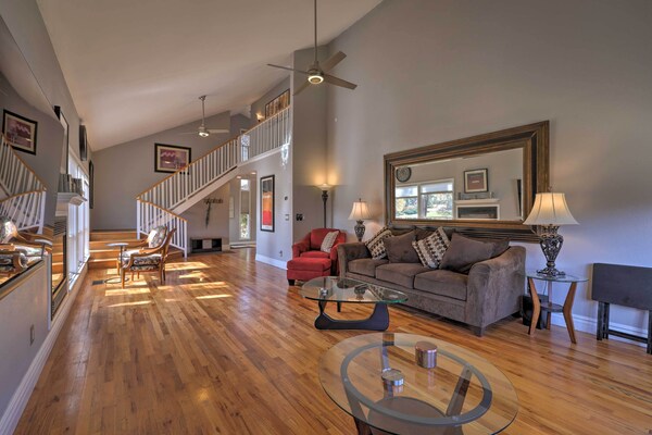 Flagstaff Townhome W/ View, Country Club Amenities - Walnut Canyon National Monument