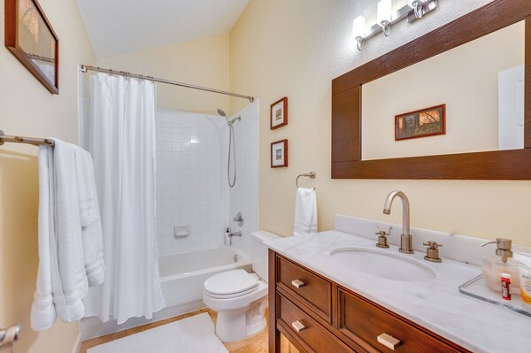 13 Mi To Dtwn Denver: Arvada Townhome W/ Deck - Wheat Ridge, CO