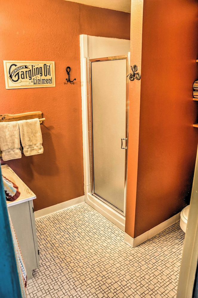 Emigrant Cabin On 10 Acres W/ Bbq & Peaceful Views - Emigrant, MT