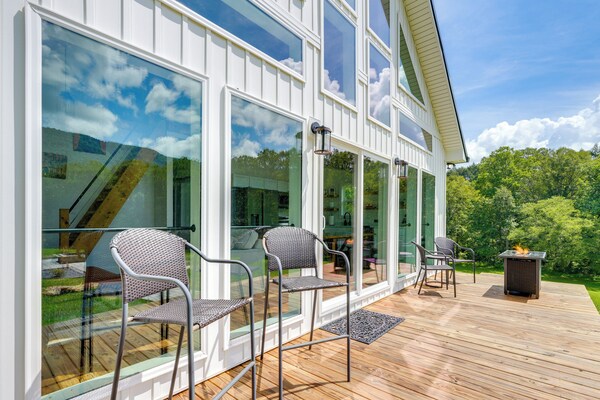 Modern Appalachian Vacation Rental W/ River Access - Natural Tunnel State Park, Duffield