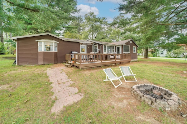 Walk To Beach & Lake: Idyllic Escape In Edinboro! - Edinboro, PA