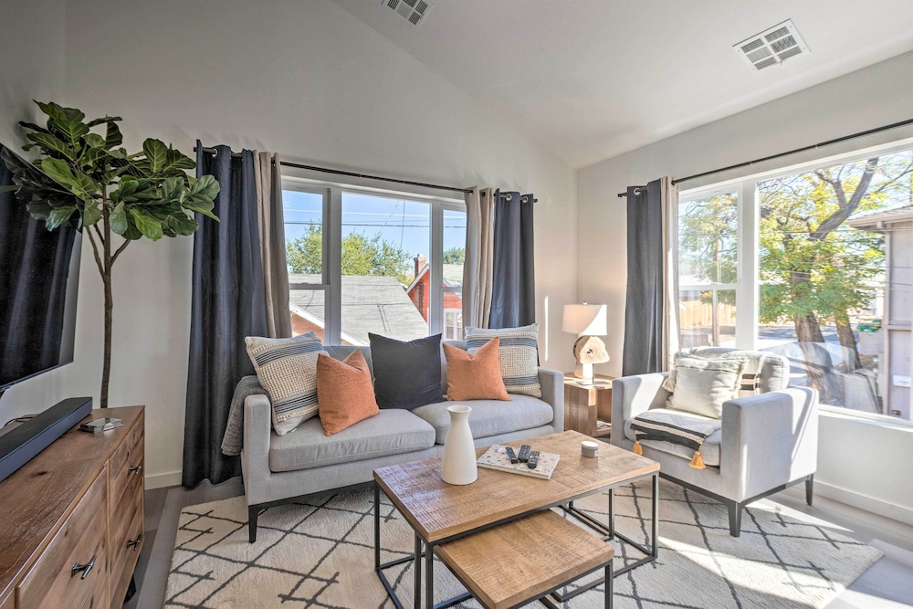 Modern Midtown Haven W/ Garage: Mt Rose Day Trips! - Reno